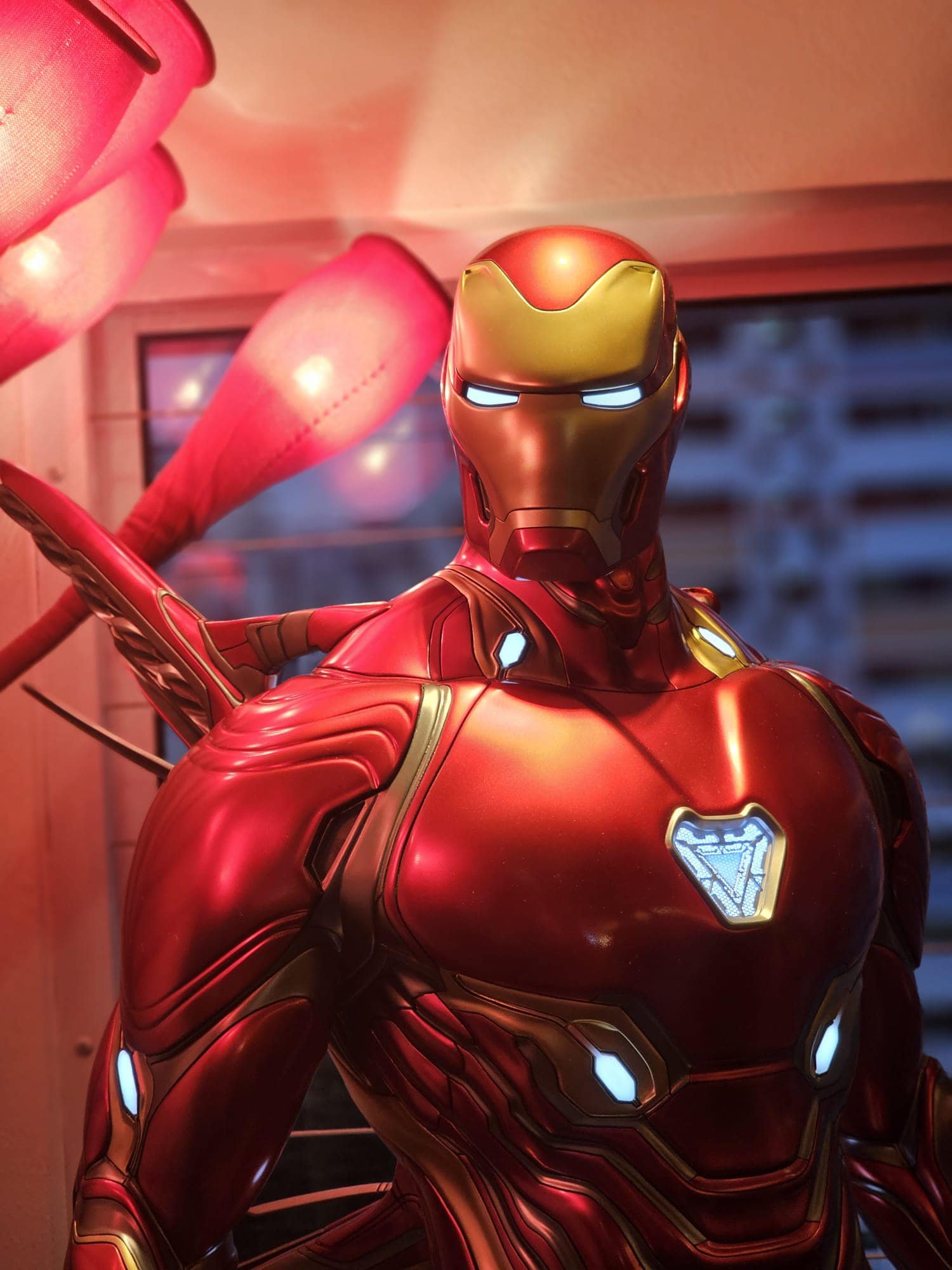 [Community] Queen Studios Iron Man Collection Display