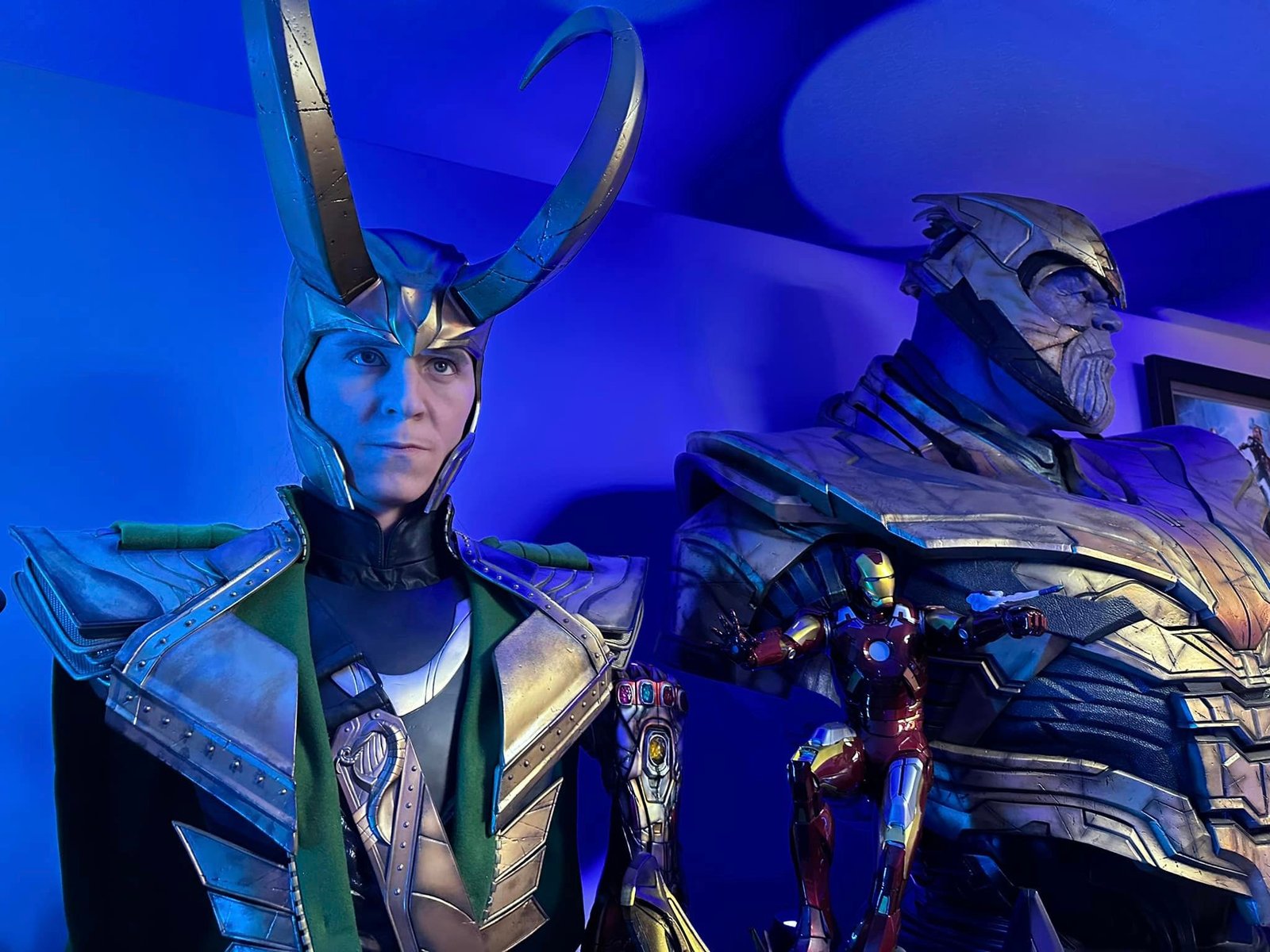 [Community] Queen Studios 1/1 Marvel Bust Collection Display